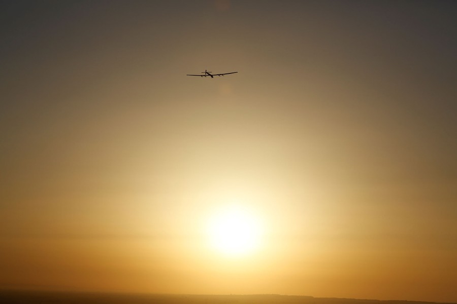 Flying Around the World in a Solar Powered Plane - The Atlantic