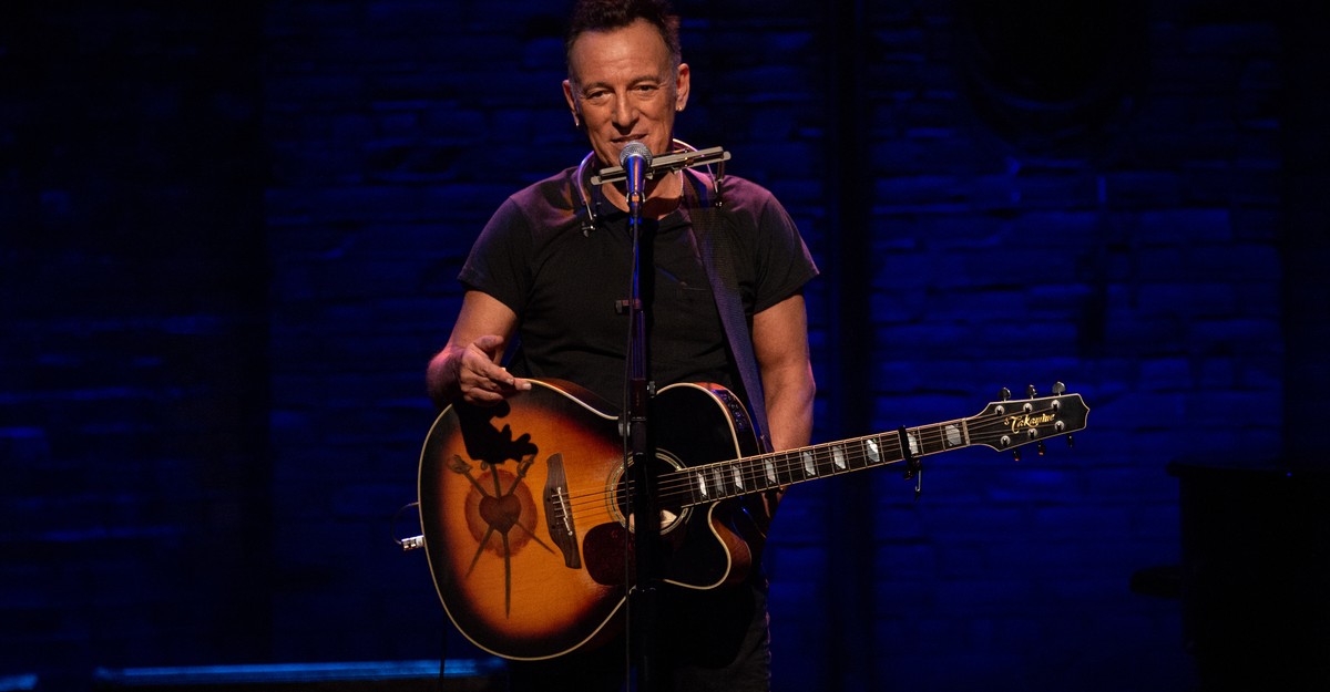 Bruce Springsteen on Broadway, on Netflix: Review - The Atlantic