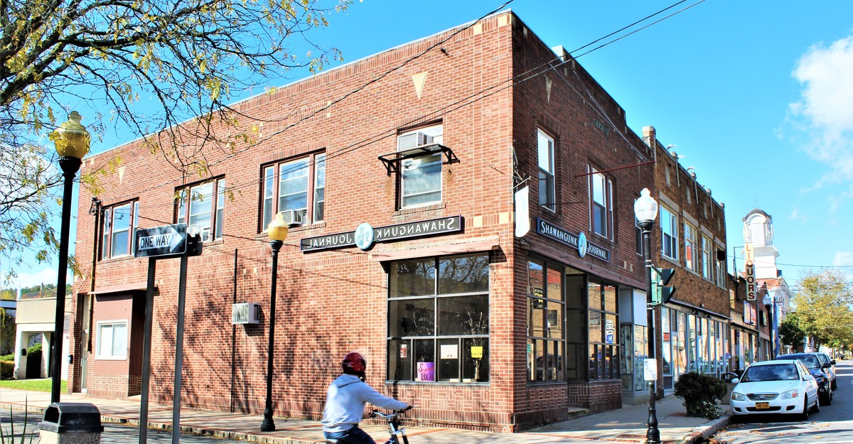 Our Towns: ‘NewsAtomic’ and the New Local Journalism - The Atlantic