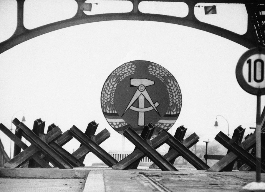 berlin wall built date