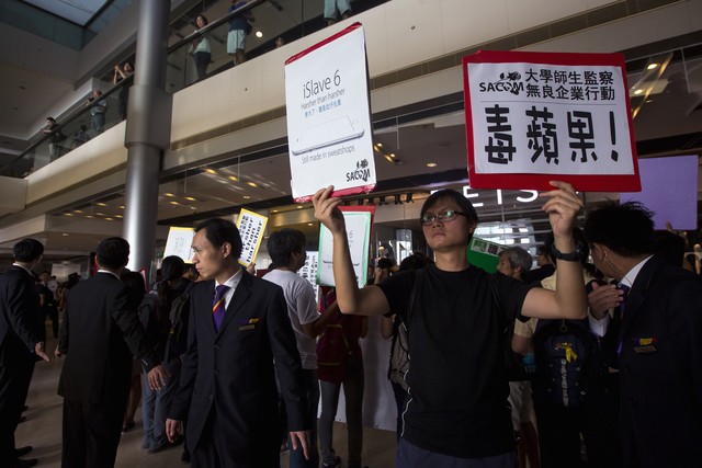 These Outrageously Long iPhone Lines Just Won't Go Away - The Atlantic