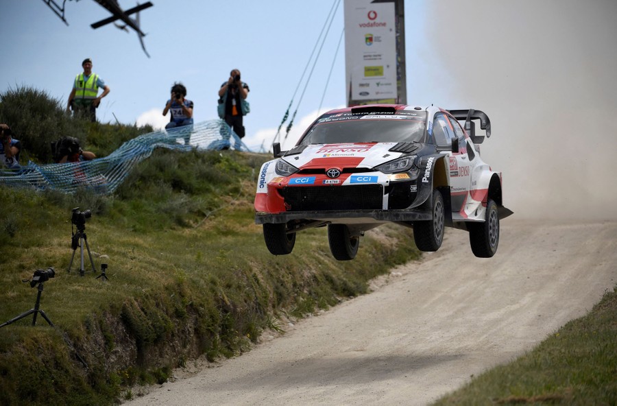 Photos of the Week: Folly Field, Falcon Box, Fountain Fun - The Atlantic