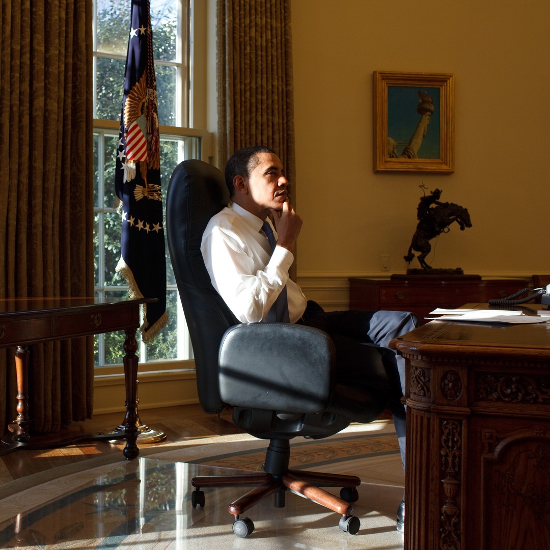 Obama Oval Office Desk