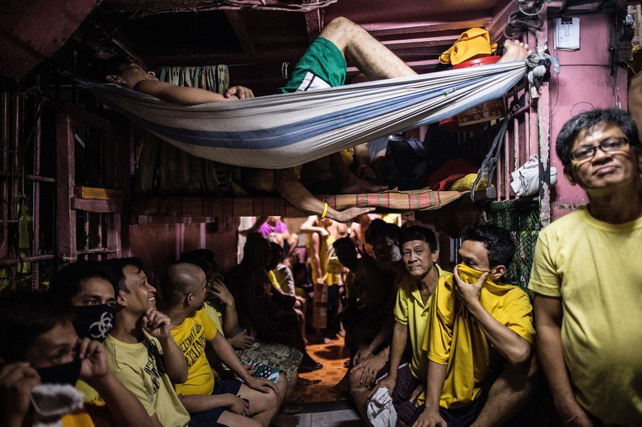 3,800 Inmates Crammed Into a Philippine Jail Built for 800 - The Atlantic