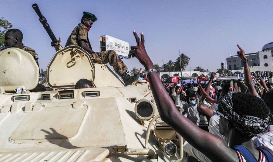 Photos: Sudan Protests Lead to the Removal of President Omar al-Bashir ...