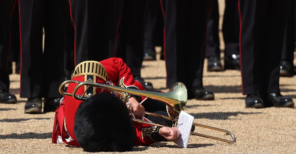 2023 in Photos: A Look at the Middle Months - TrendRadars