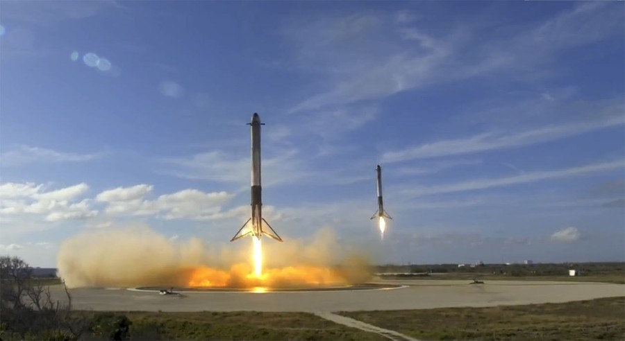 The Launch of the SpaceX Falcon Heavy - The Atlantic