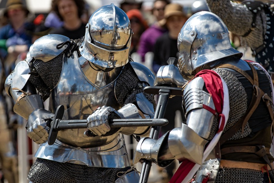 Photos of the Week: Mansion Graffiti, Medieval Battle, Skeletal Deer ...