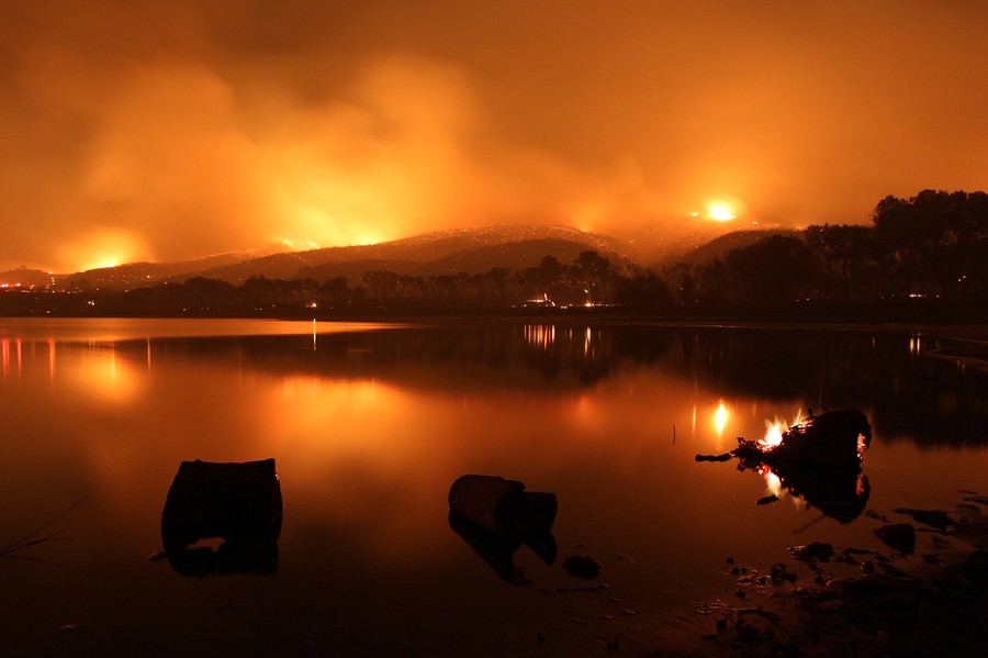 The Terrible Beauty of California's Powerhouse Fire - The Atlantic