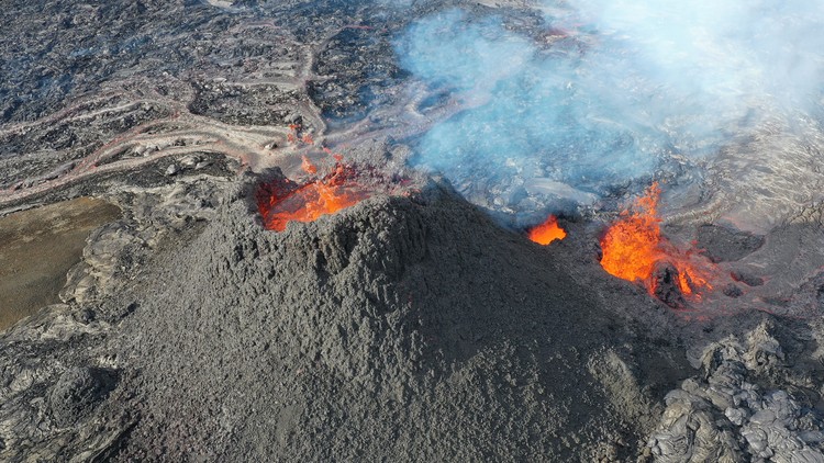 Iceland's Erupting Volcano Is a Window Into Life on Mars - The Atlantic