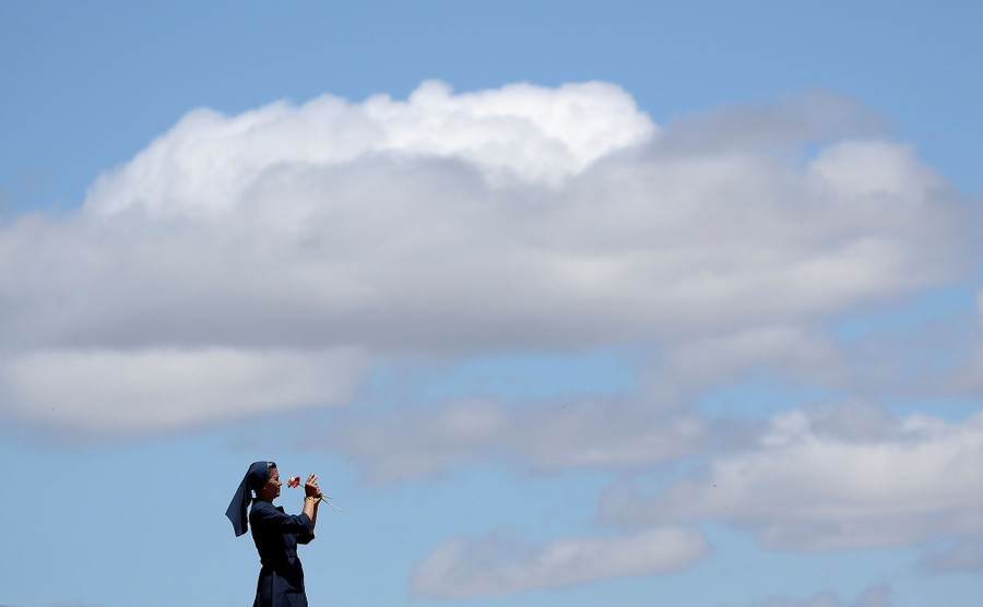 Photos of the Week: Transport Mishaps, Epiphany Blessings, Bull Taming ...