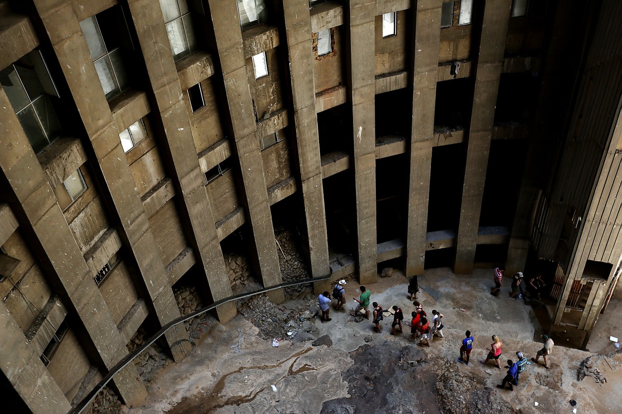 How Johannesburg's Ponte City Came to Symbolize the Apocalypse - The ...