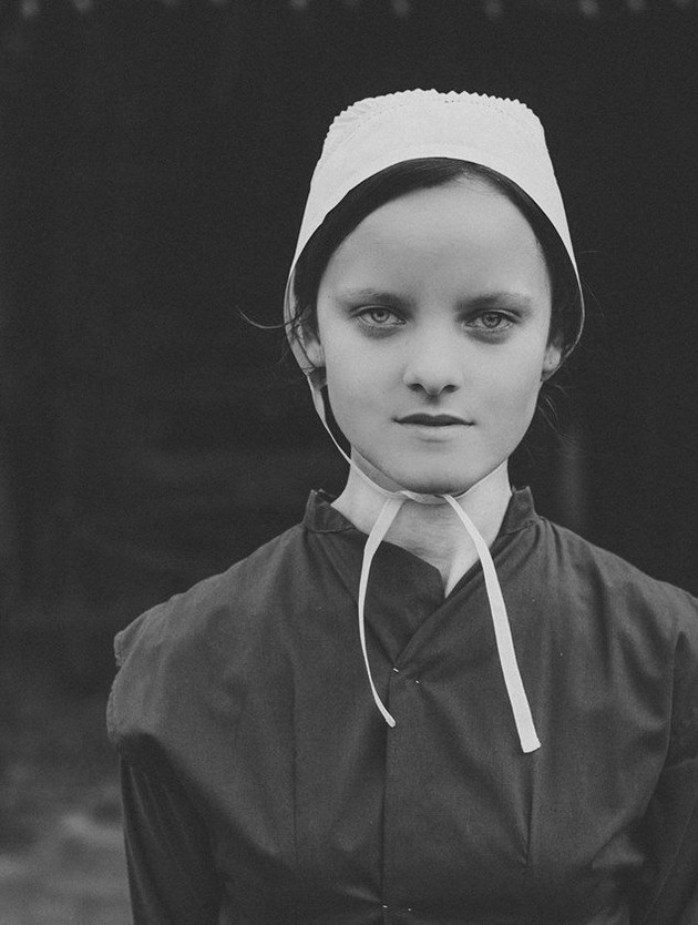 What It's Like for an Amish Person to Try Online Dating and Texting ...