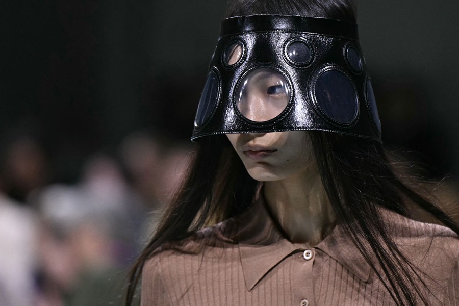 Photos of the Week: Moon Boats, River Waves, Heavy Leek - The Atlantic