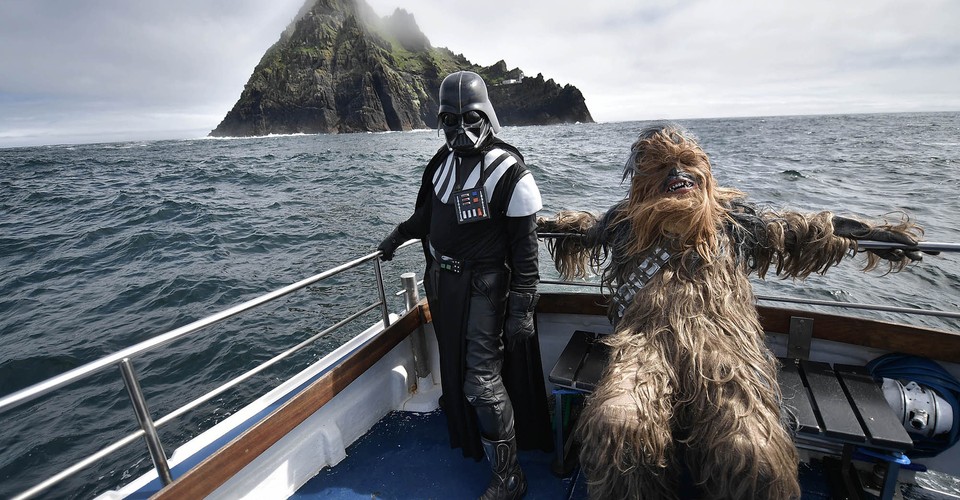 Photos of the Week: Splash Dogs, Beltane Sunrise, a Springtime Romp ...