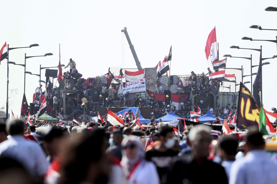 Photos: A Month of Anti-government Protests in Iraq - The Atlantic