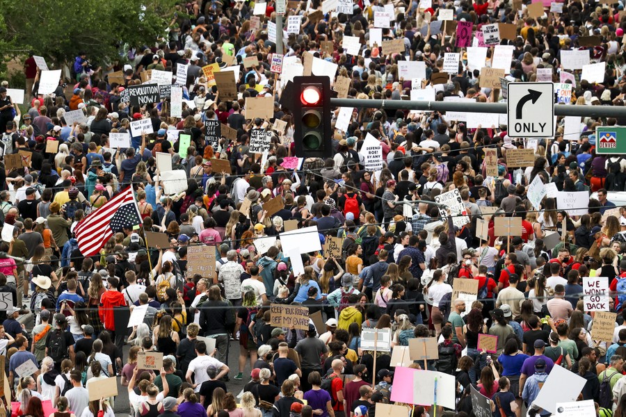 Photos: Protests Against the Overturning of Roe - The Atlantic