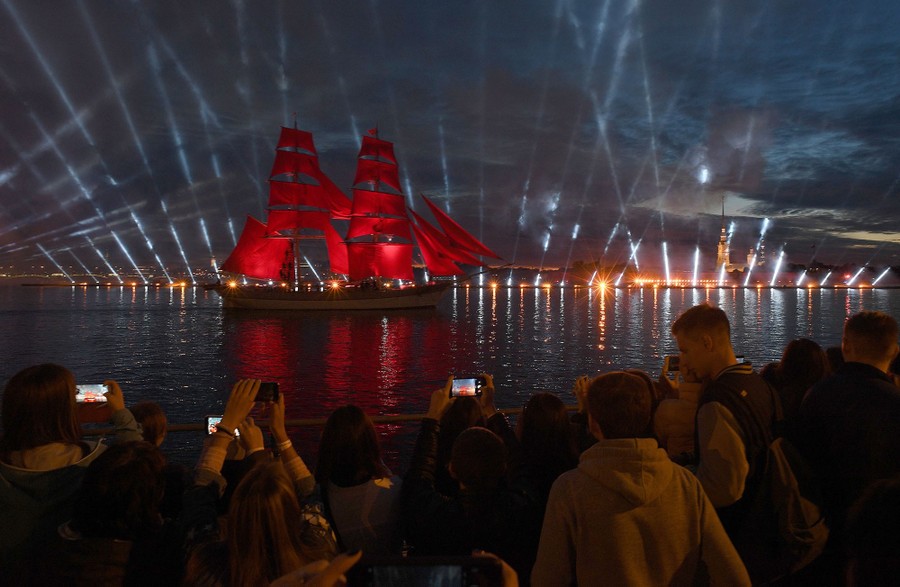 Photos of the Week: Wild Horses, Scarlet Sails, Sun God - The Atlantic