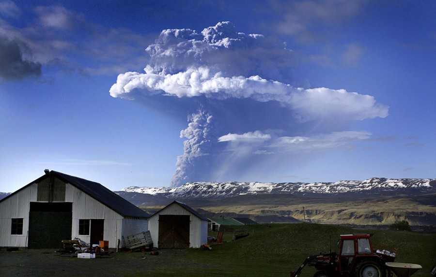 volcanic ash cloud