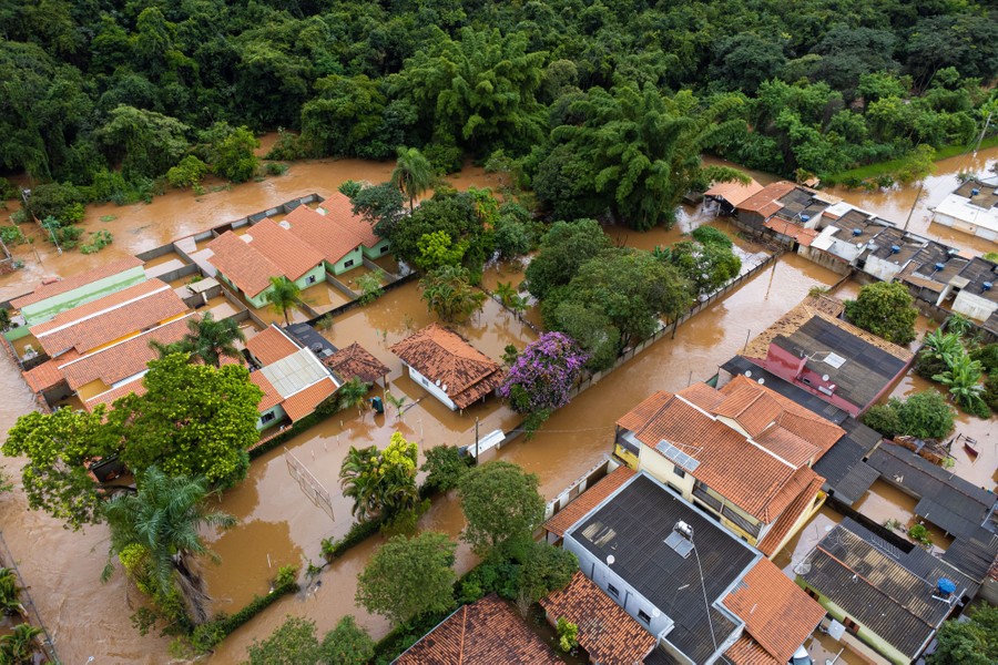 Photos: Heavy Rainfall Causes Severe Flooding in Brazil - The Atlantic