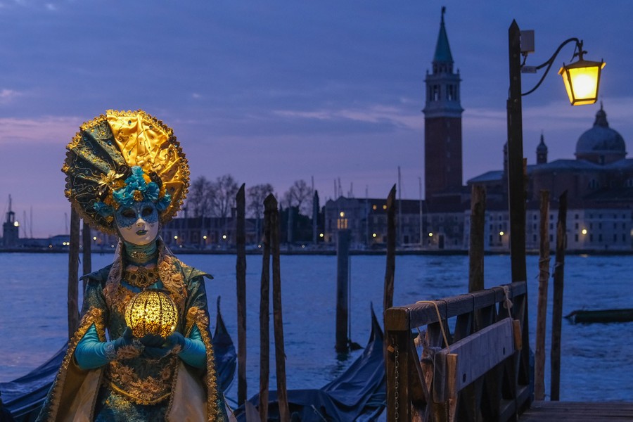 Photos of Carnival 2025 Around the World - The Atlantic