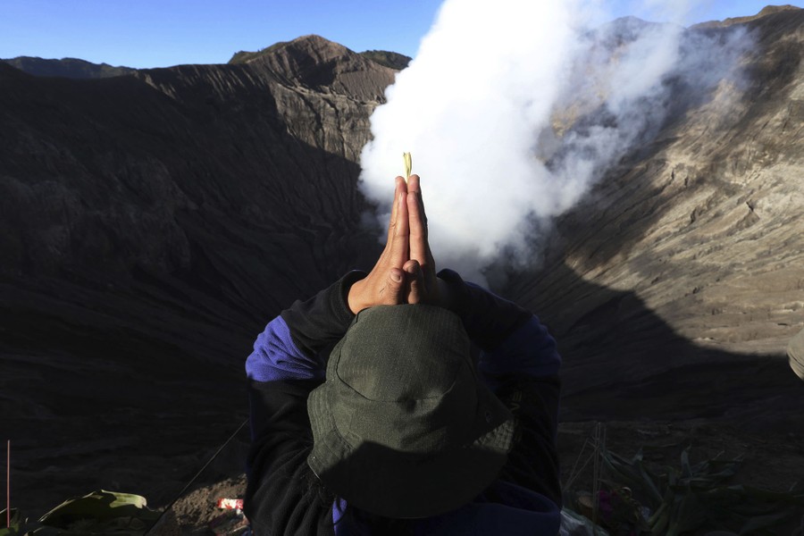Yadnya Kasada: A Volcanic Ritual in Indonesia - The Atlantic