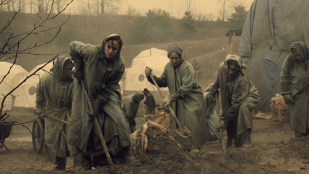 'The Handmaid's Tale' Season 2 and Women's Suffering - The Atlantic