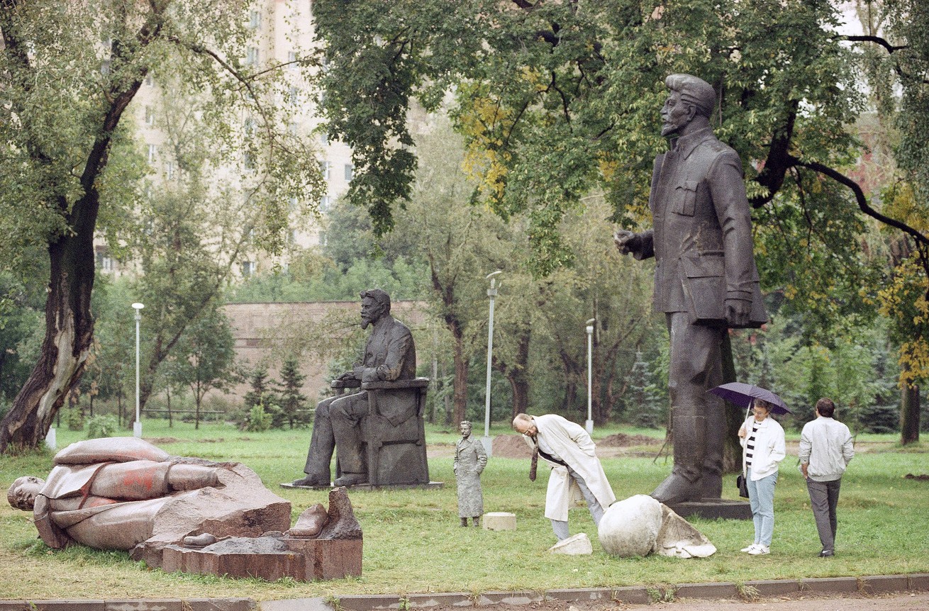 How to Repurpose a Bad Statue - The Atlantic
