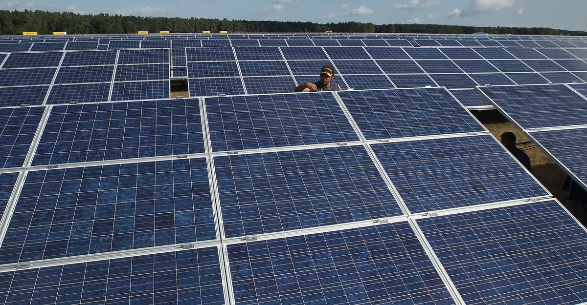 Green-Energy Battle Flares Over '60 Minutes' Report - The Atlantic
