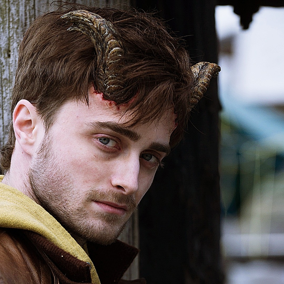 daniel radcliffe devil horns