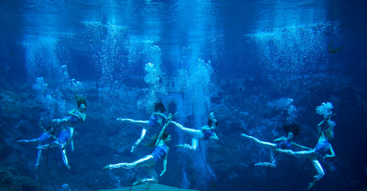 How Female Swimmers Subverted the ‘Mermaid’ Mythos - The Atlantic