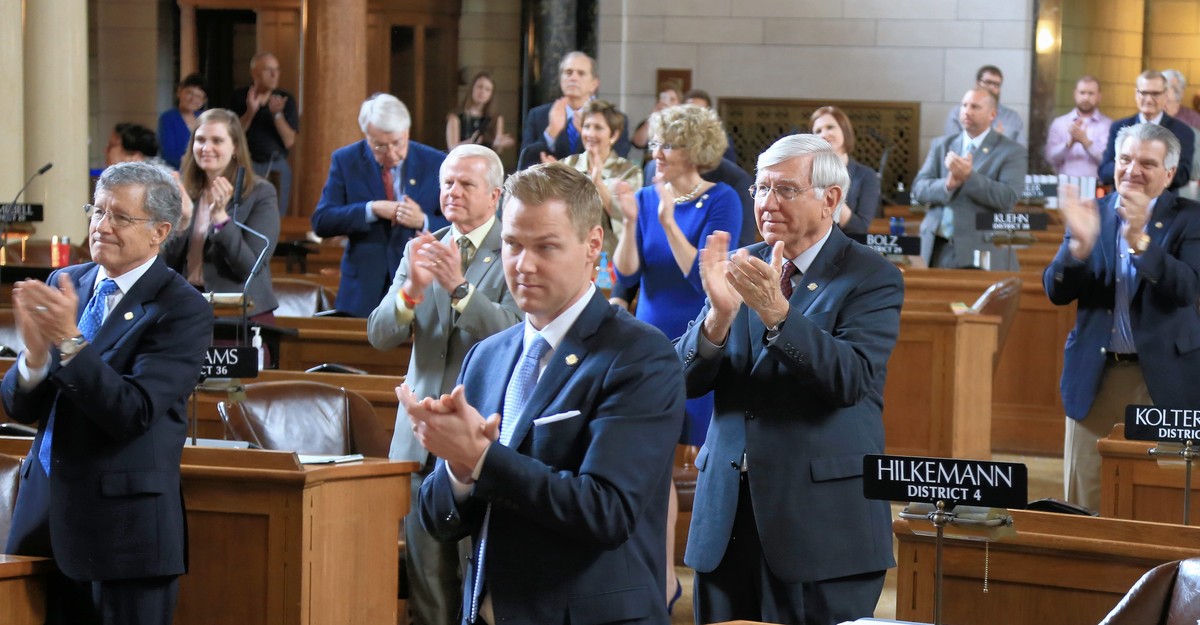 Advocates Push for Nonpartisan Elections Nationwide - The Atlantic