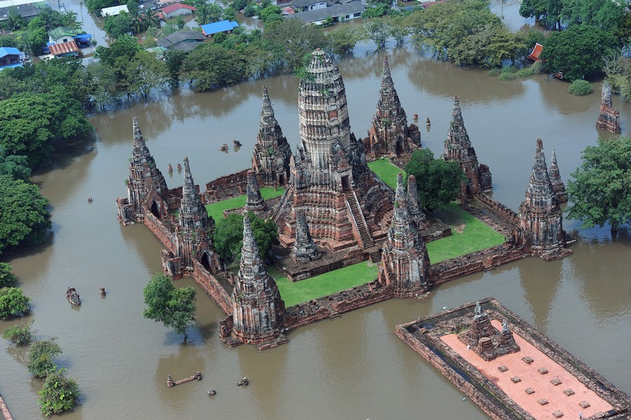 Worst Flooding in Decades Swamps Thailand - The Atlantic
