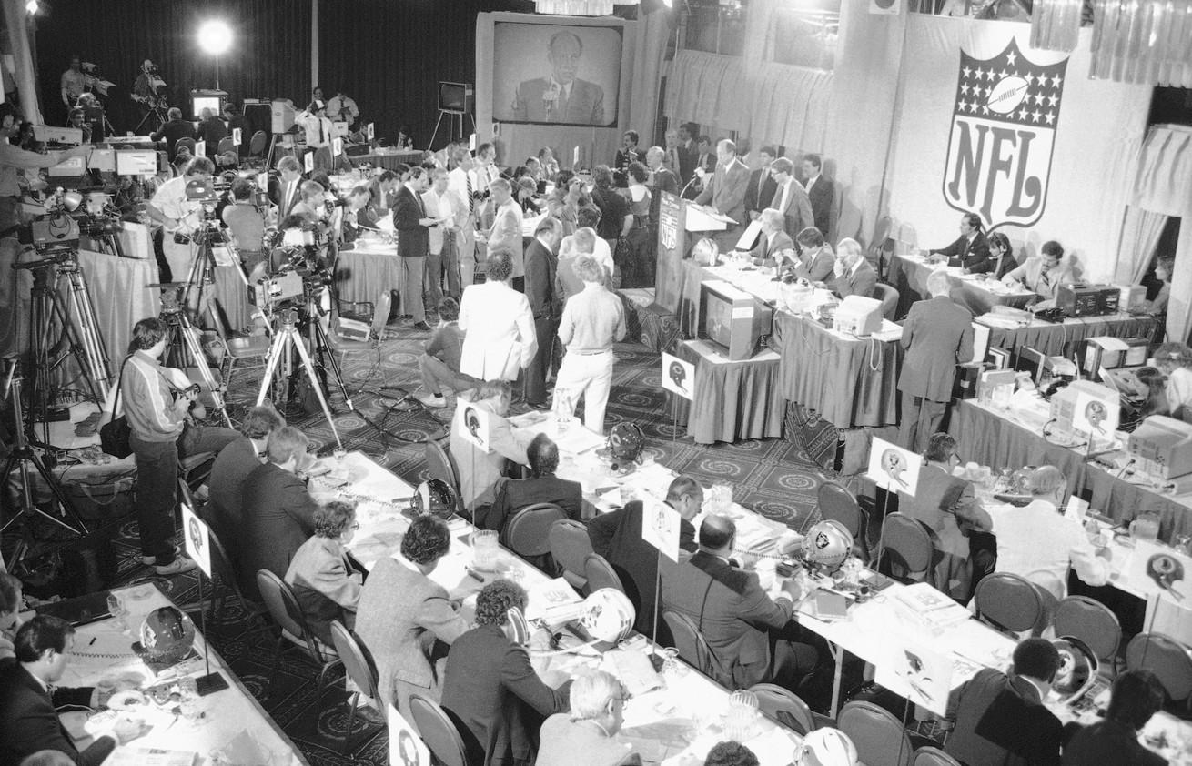 A Look Back at the NFL Draft's Less Glamorous Early Days - The Atlantic