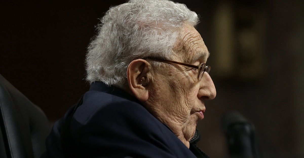 What Henry Kissinger Thinks of Obama’s Foreign Policy and Challenges ...