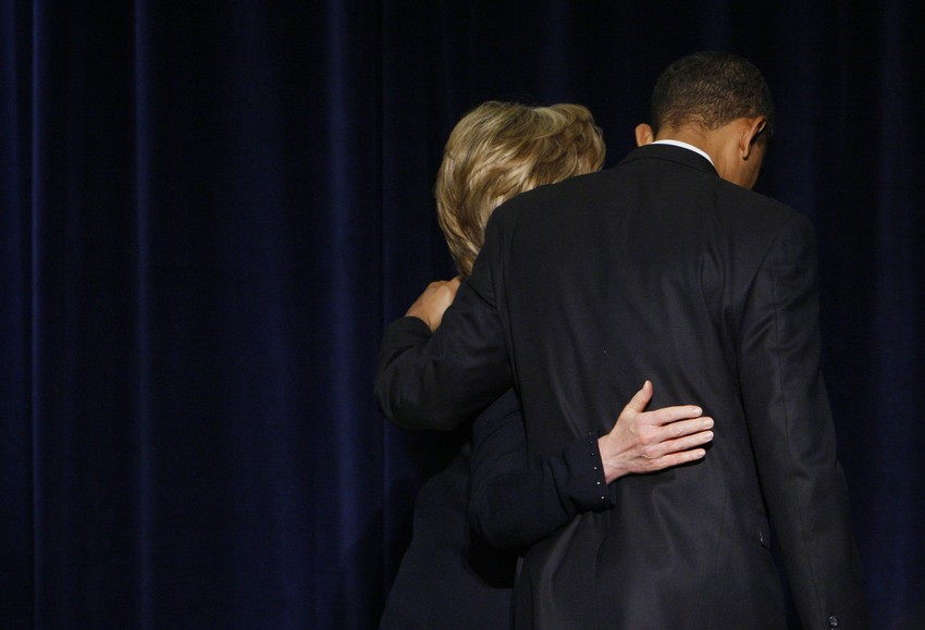 A Visual Guide to Barack Obama and Hillary Clinton's Lackluster Hugging ...