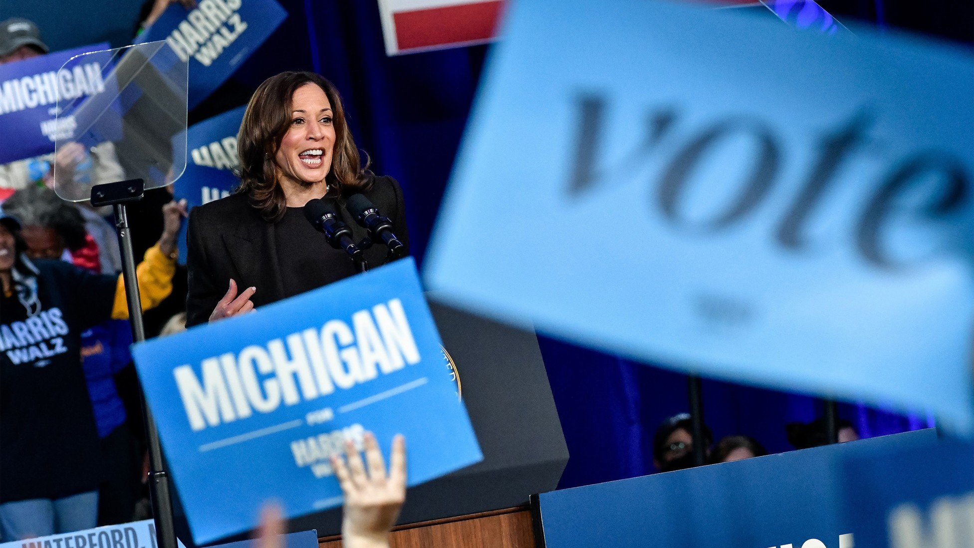 The Improbable Coalition That Is Harris’s Best Hope - The Atlantic