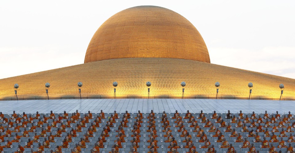 The Symmetry and Shapes of Makha Bucha at Wat Dhammakaya - The Atlantic