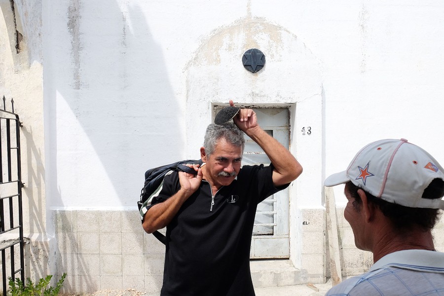 Photographs of the Last Jews of Cuba - The Atlantic