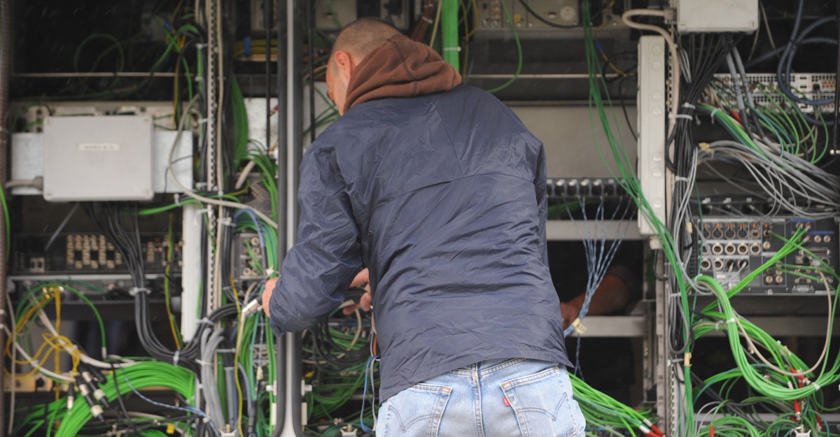 Encryption Won’t Stop Your Internet Provider From Spying on You - The ...