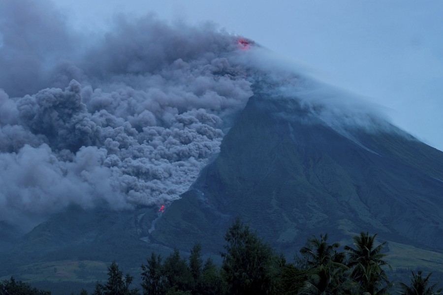 The Ominous Rumblings of Mount Mayon - The Atlantic
