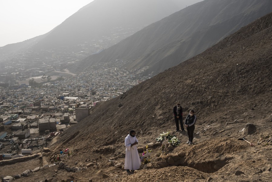 The Lonely Work of Performing Funerals in Lima, Peru - The Atlantic