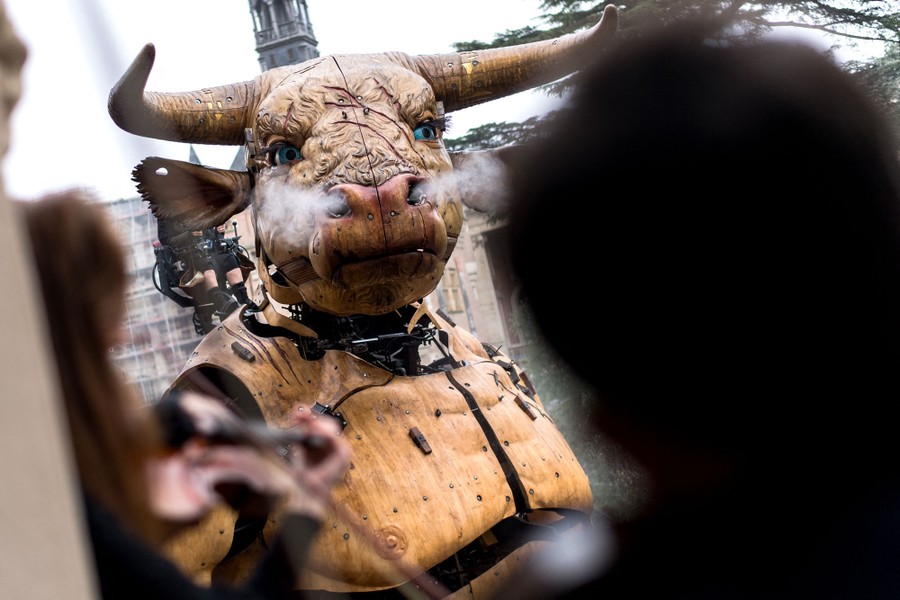 Giant Mythological Puppets Stage a Show in Toulouse - The Atlantic