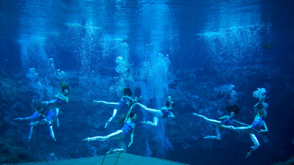 How Female Swimmers Subverted the ‘Mermaid’ Mythos - The Atlantic