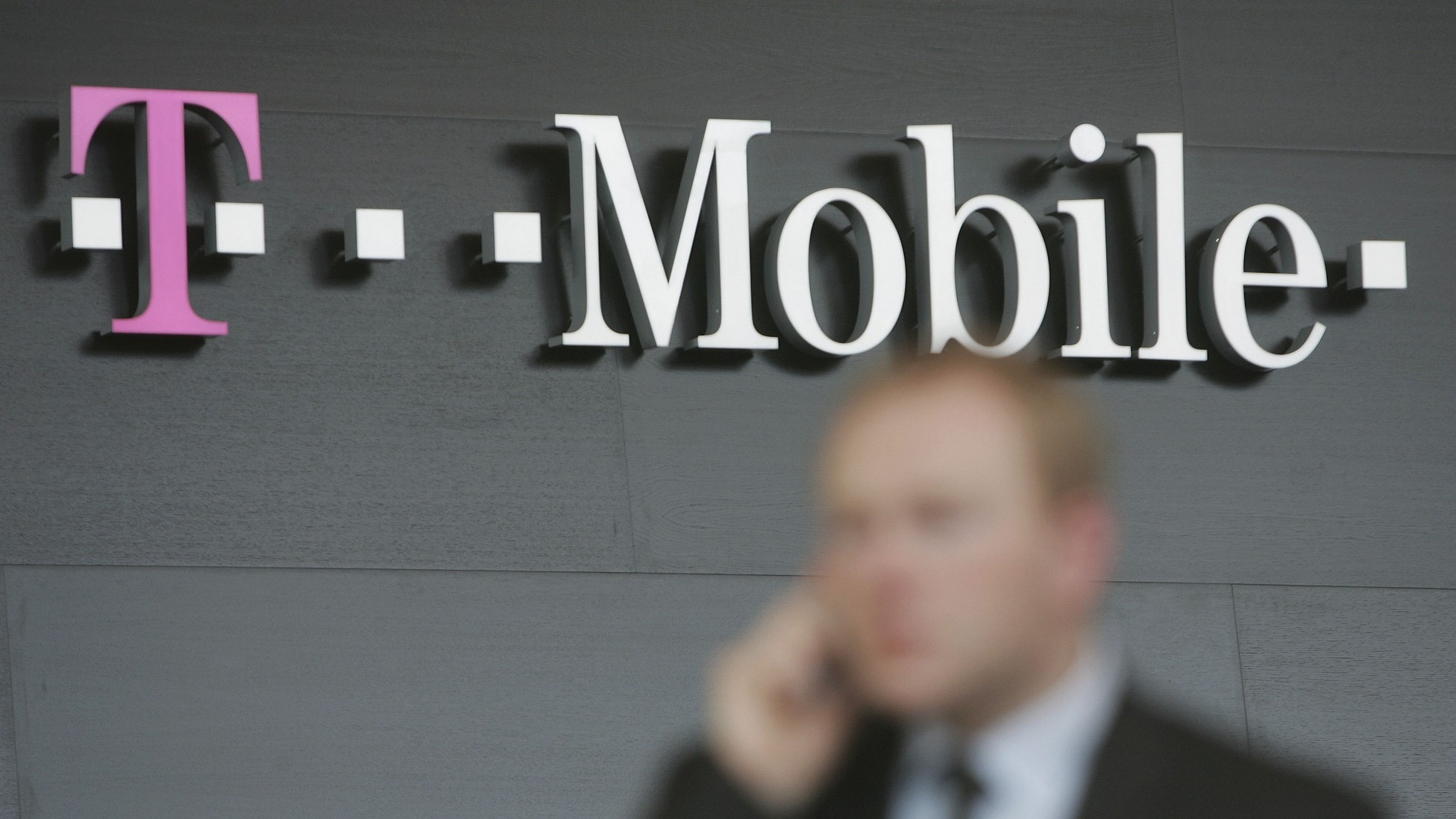 Feds Charge T-Mobile With Scamming Customers Out of Hundreds of ...