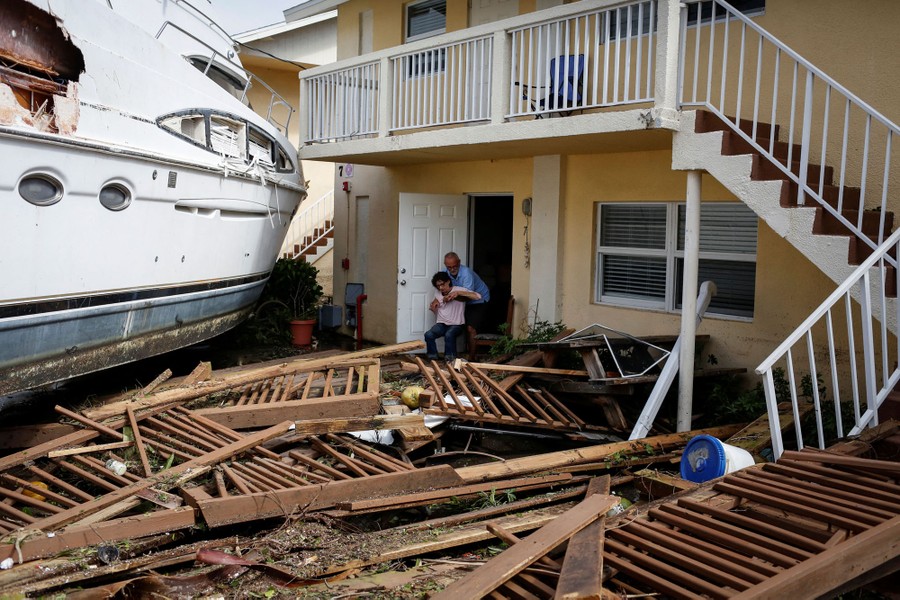 Early Photos of Hurricane Ian's Landfall in Florida - The Atlantic