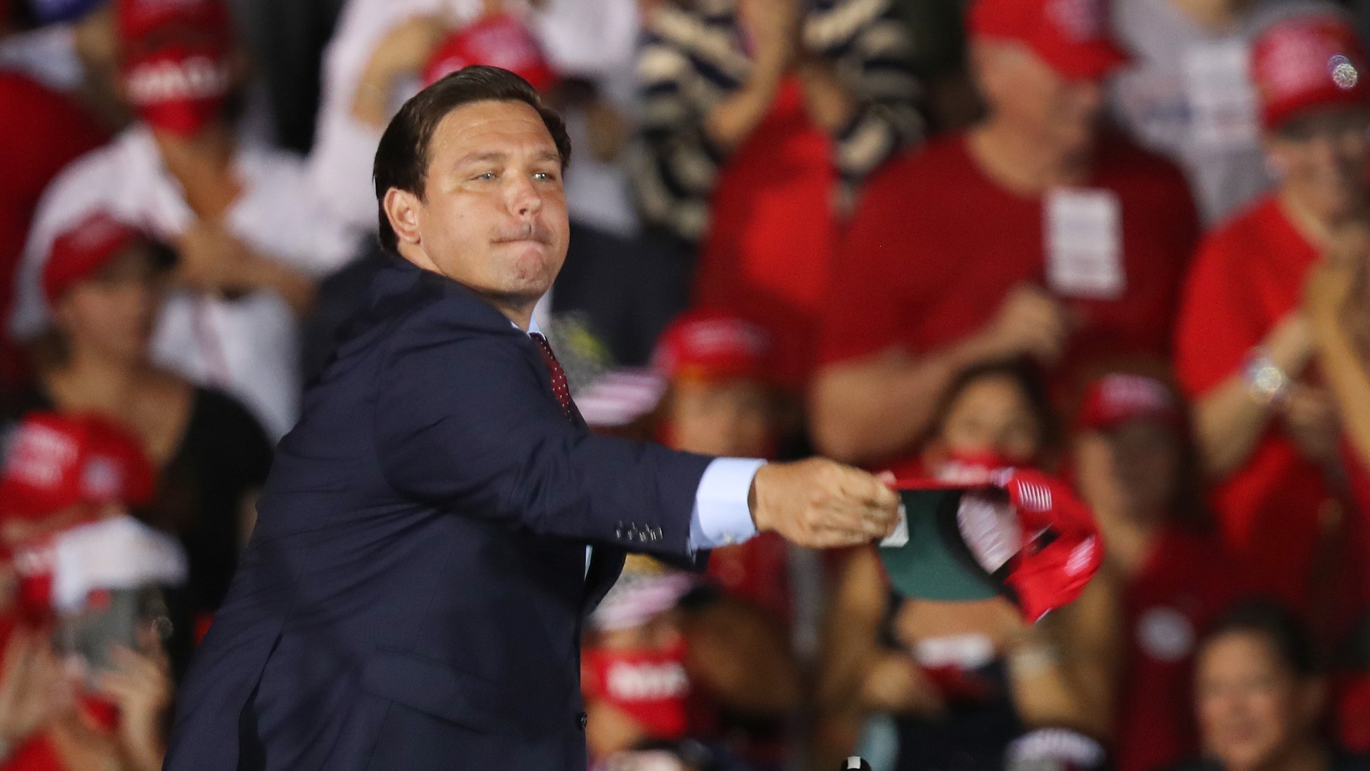DeSantis Will Betray Ukraine for MAGA Votes - The Atlantic