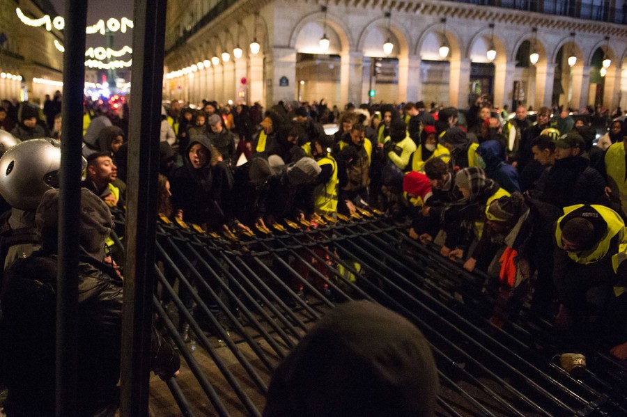 Photos of the Paris “Yellow Vest” Riots - The Atlantic