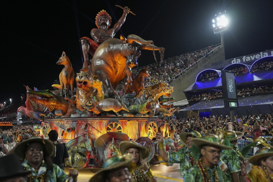 Photos of Carnival 2025 Around the World - The Atlantic
