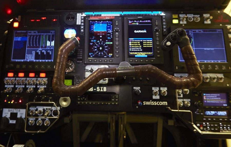 Flying Around the World in a Solar Powered Plane - The Atlantic